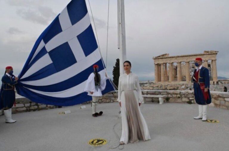 Η Β’Αντιπρόεδρος Αναστασία Ζαννή τραγούδησε τον Εθνικό Ύμνο ! | ΕΟΜΟΠ